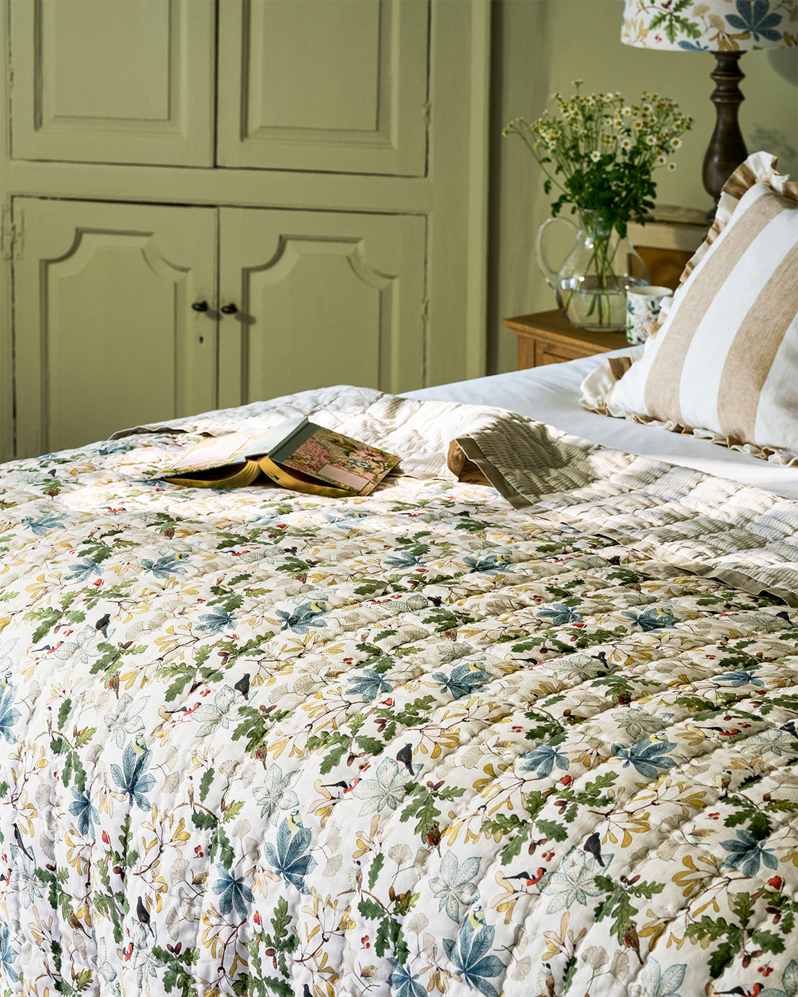 Lemons Linen Circular Hob Cover by Sophie Allport