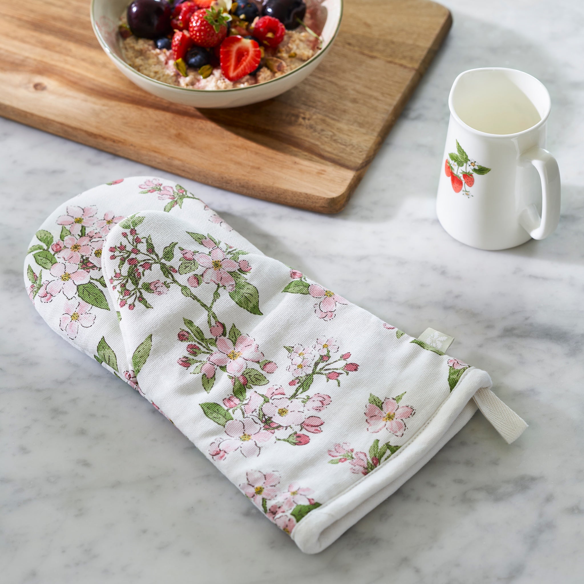Double Oven Gloves, Pot Grabs & Kitchen Gauntlets | Sophie Allport