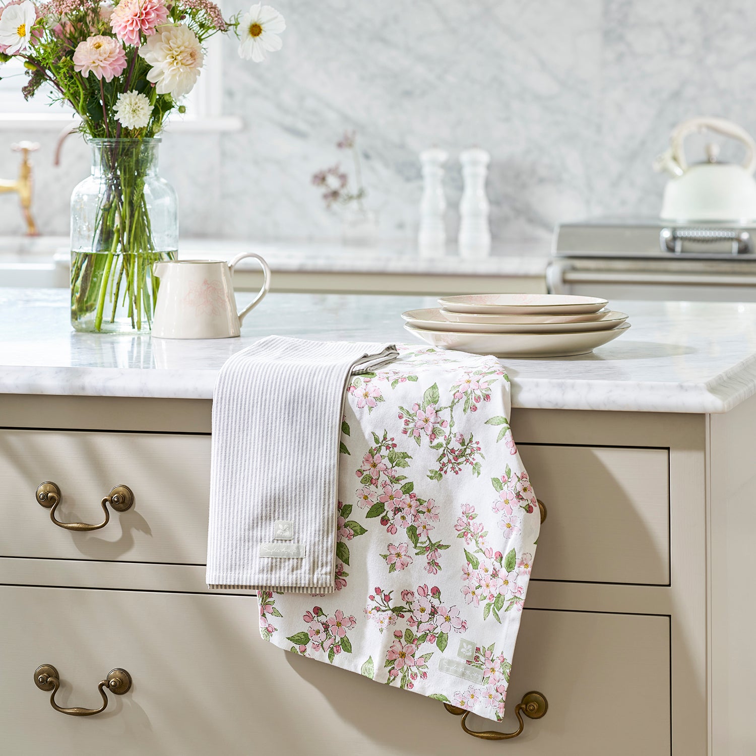 How To Wash & Look After Your Tea Towels | Sophie Allport