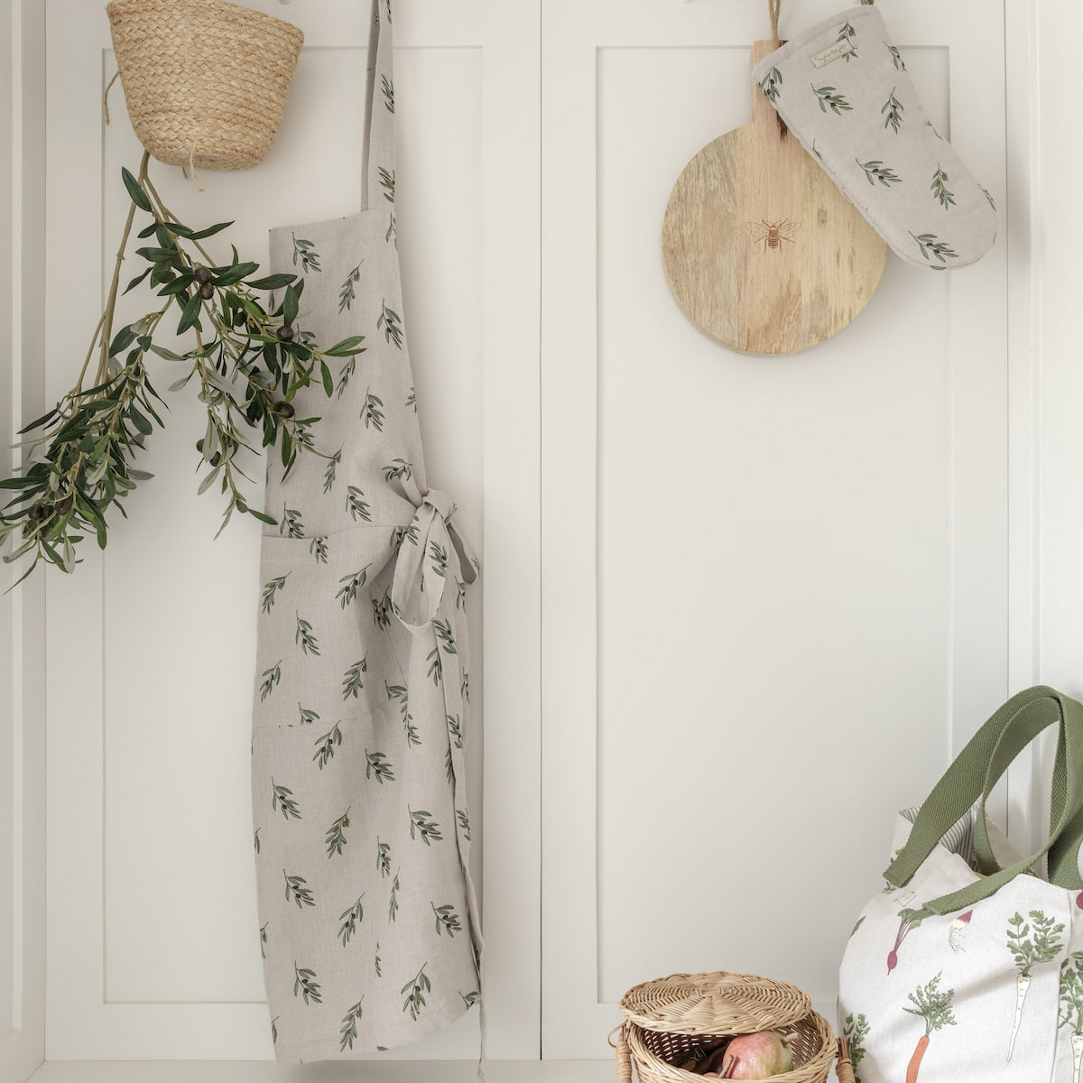 Olive Linen Apron by Sophie Allport